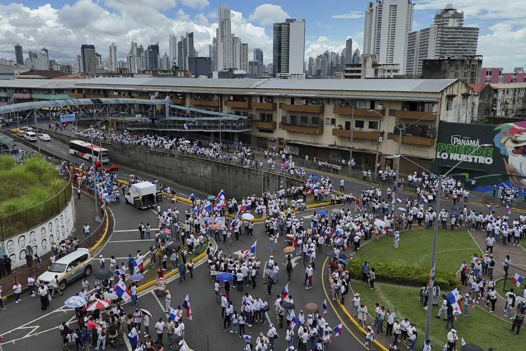 Panama protests erupt over US military access agreement