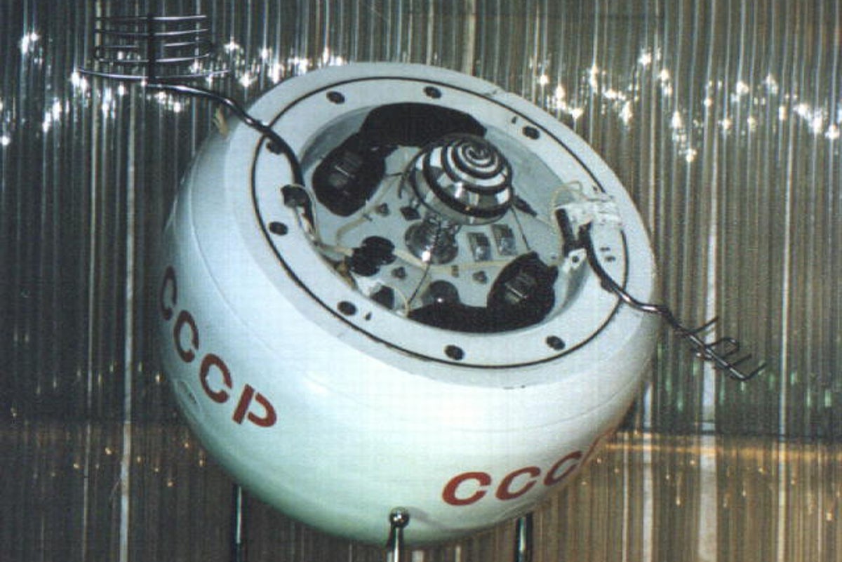 Soviet spacecraft expected to crash land on Earth in just days. Here’s ...