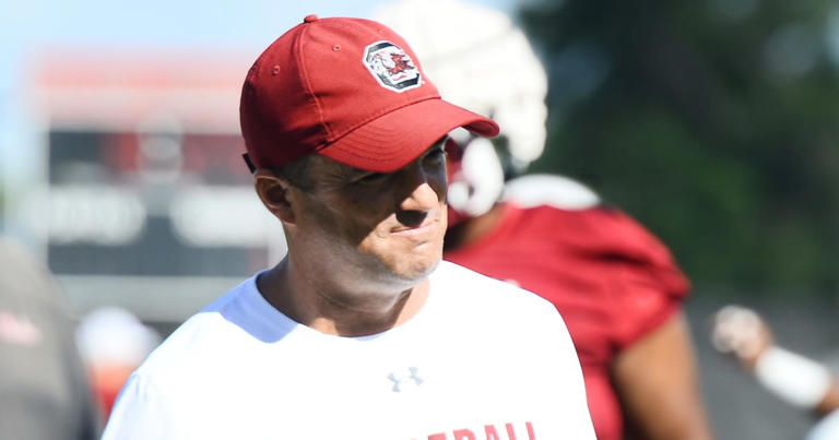 Shane Beamer debates how spring practice has changed during time as coach