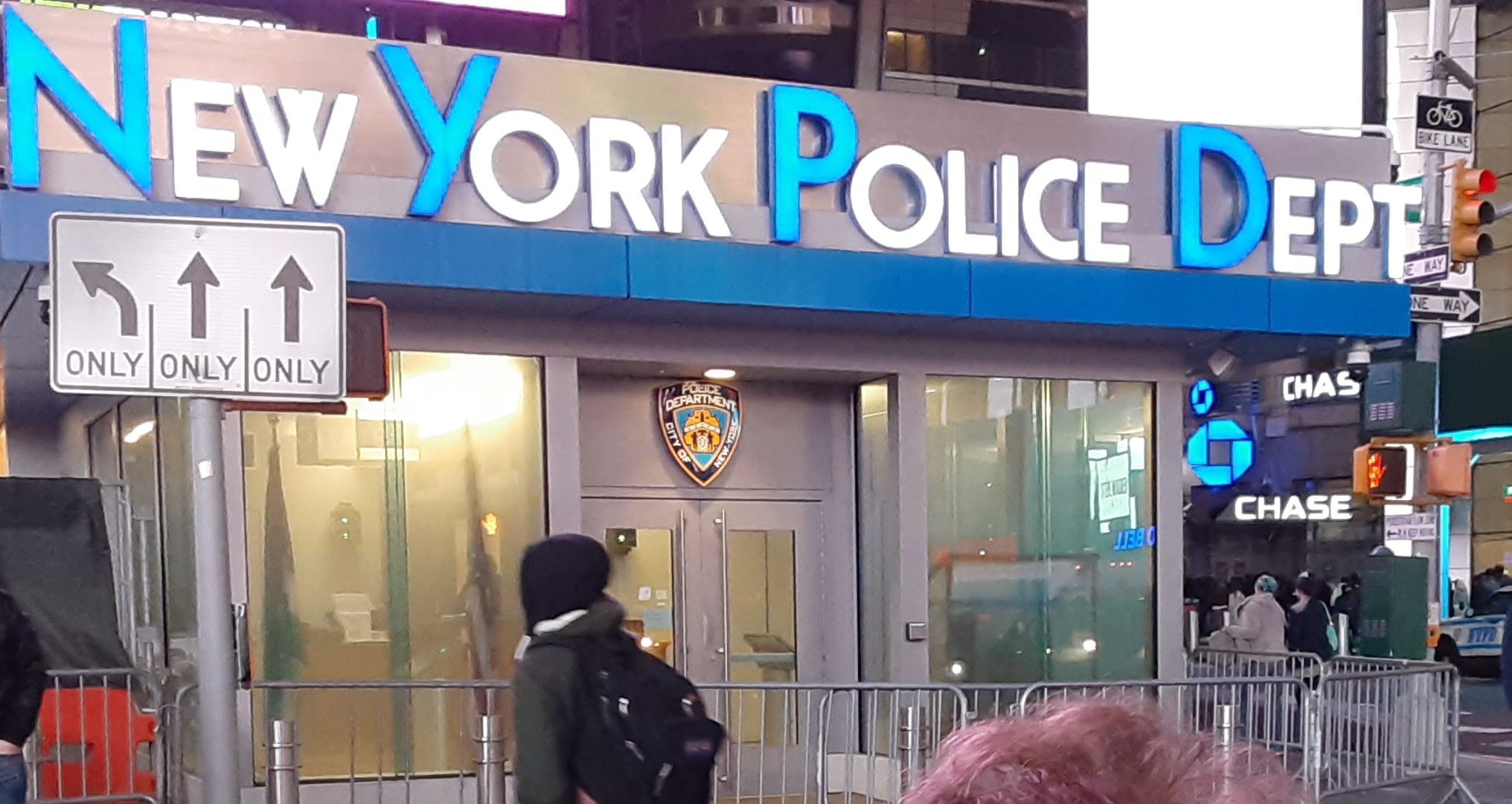 Hombre apuñalado en McDonald’s en Times Sq; 3er caso en meca turística ...