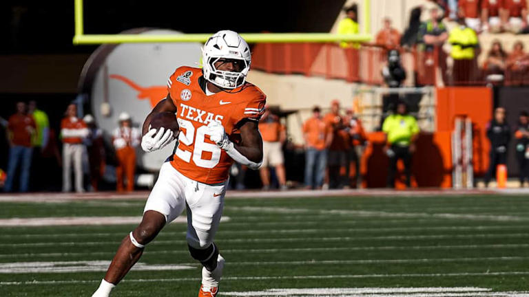 Prominent Analyst Bullish About Texas Longhorns RB Duo