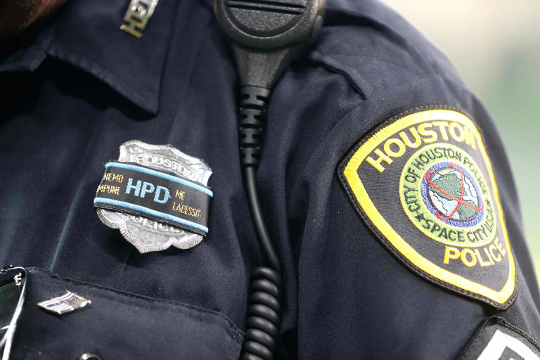 4 people, including 2 children, found dead in suspected Houston murder ...