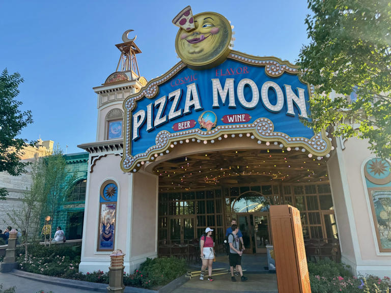 Full Menus (With Prices) for Pizza Moon in Celestial Park at Epic Universe