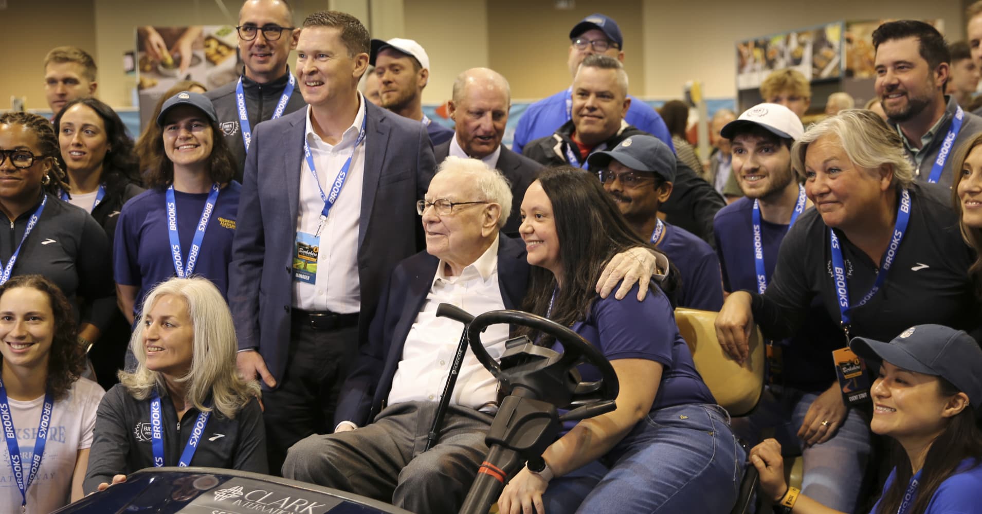 Warren Buffett tells WSJ he stepped aside as CEO after finally feeling old