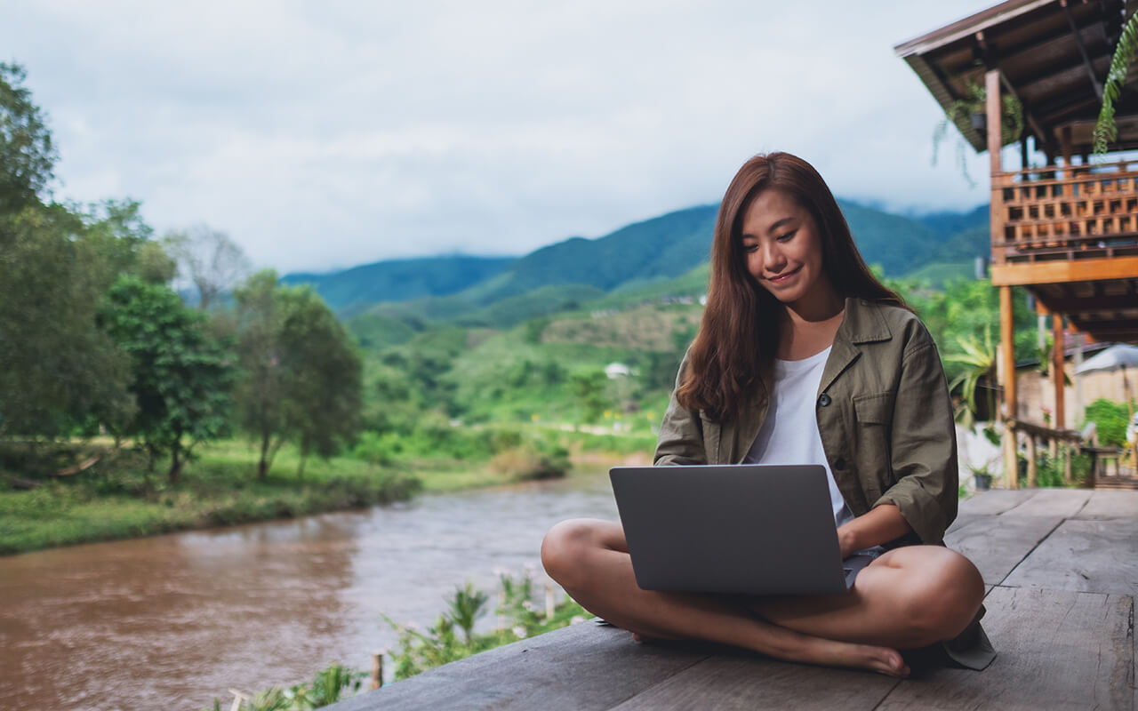 30 Travel Tips For Digital Nomads In 2025