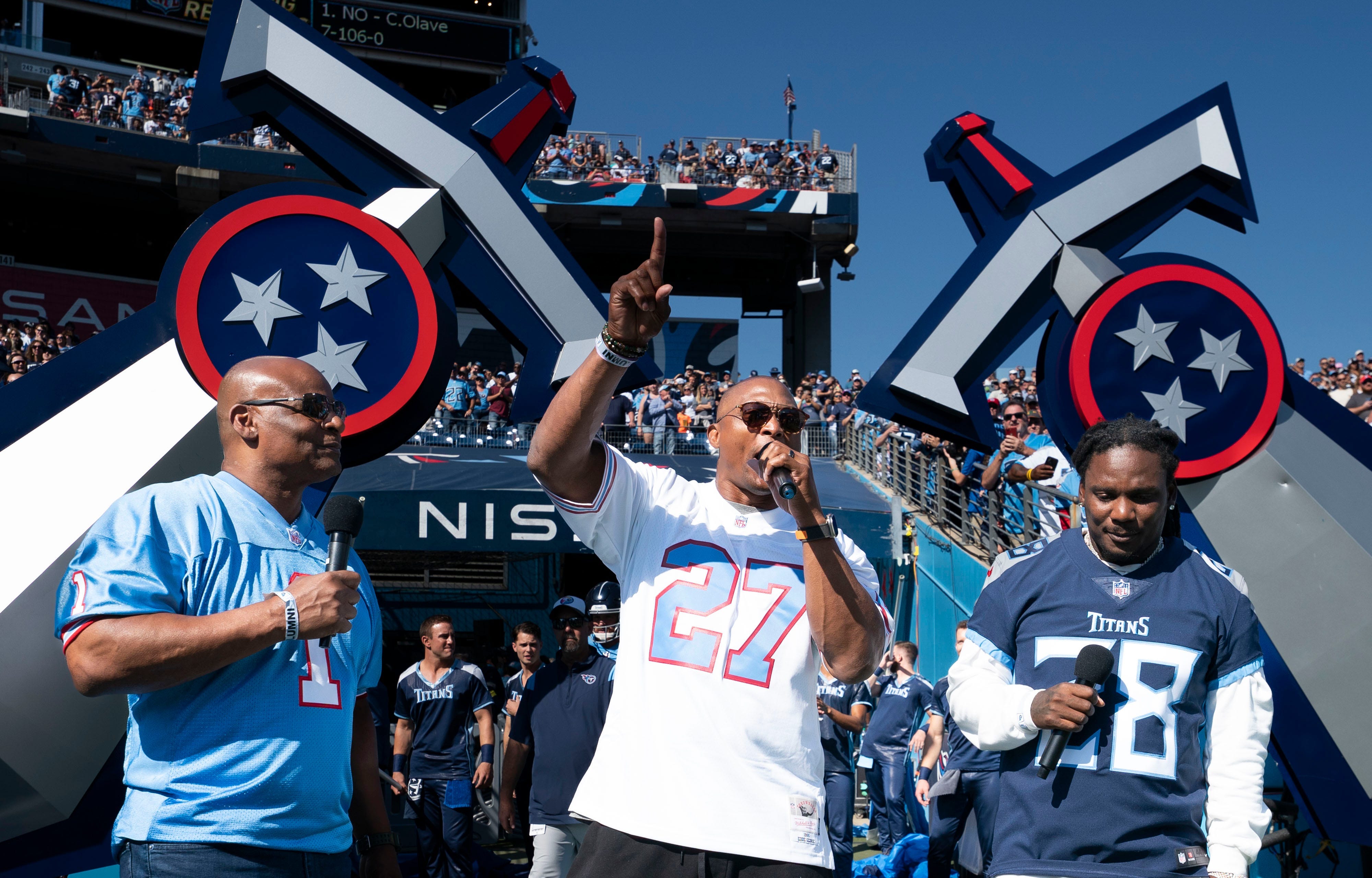 Titans embrace their 'Luv Ya Blue' era glory days with uniform reveal
