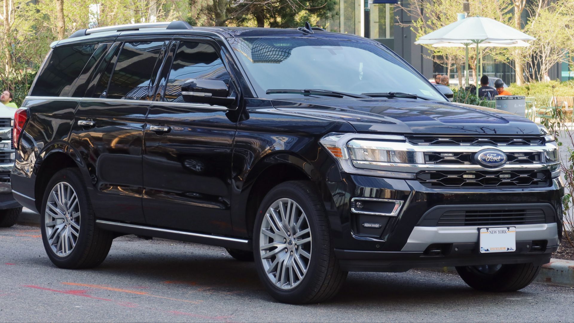 Keep The Kids Happy: 20 Cars That Offer Rear-Seat Entertainment Systems