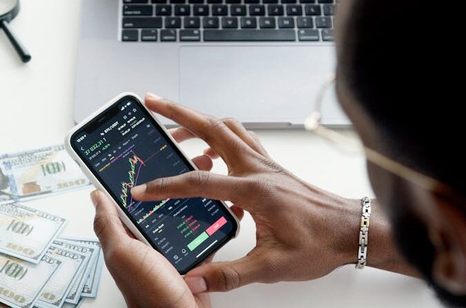 U.S. stock futures drop amid tariff uncertainties