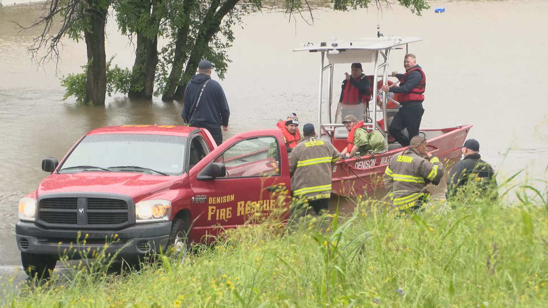 Campers rescued from rising water at Lake Texoma