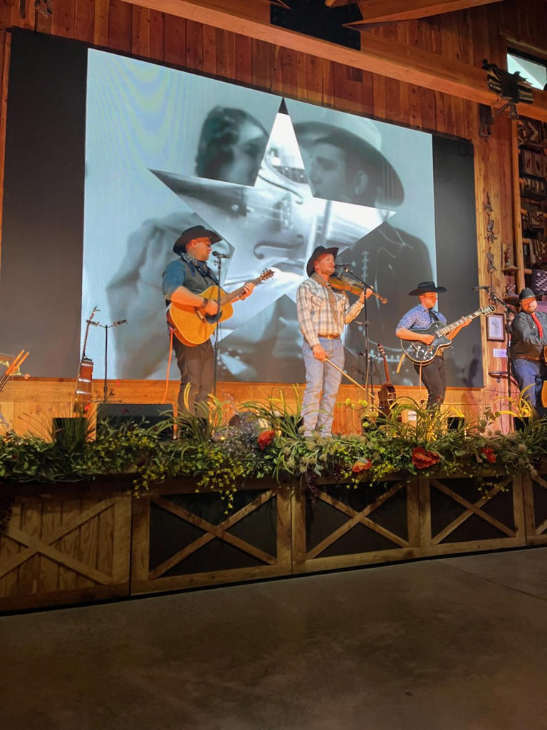 Flying W Ranch Review: Best Chuckwagon Dinner in Colorado!