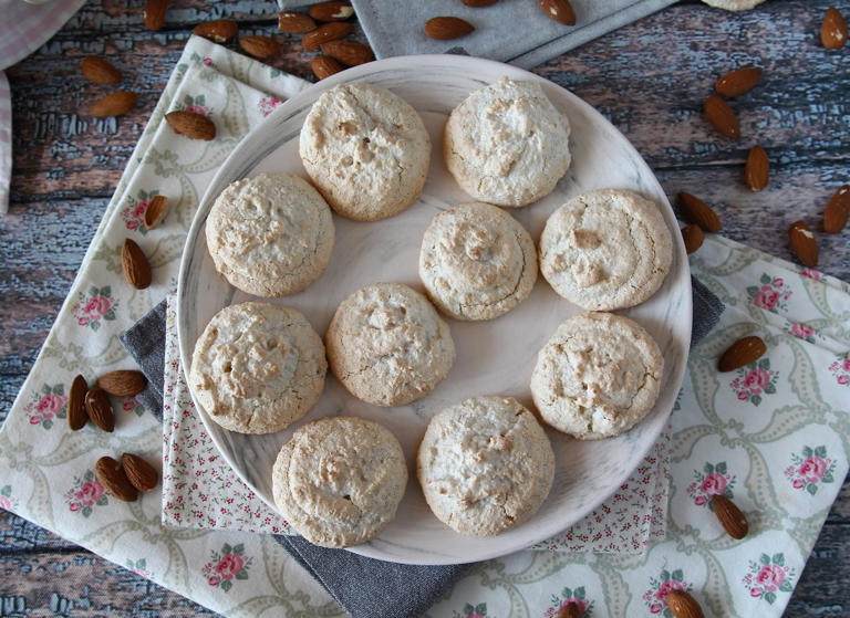 Amaretti, les gourmandises italiennes aux amandes parfaites avec le café!