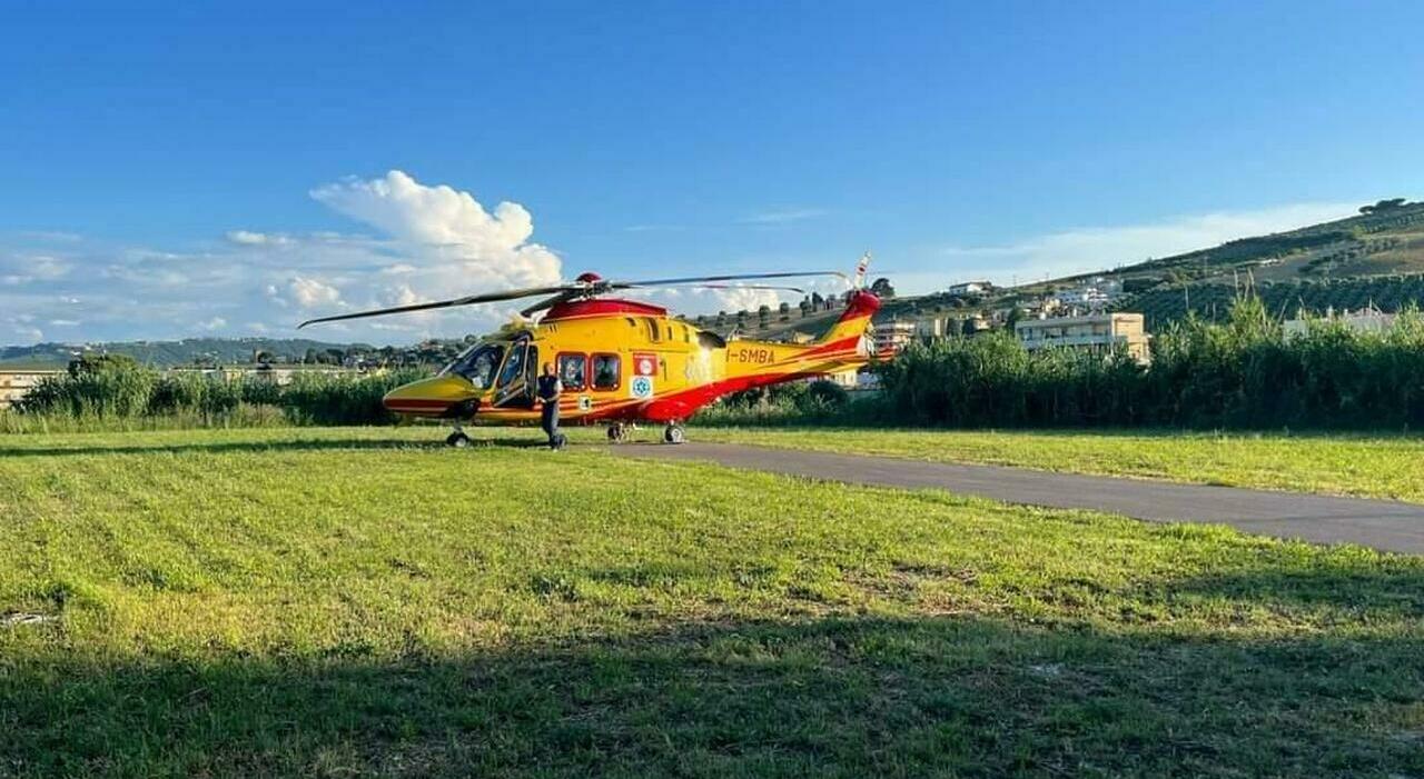 Cade dalle scale e batte la testa, imbianchino di 77 anni portato da ...