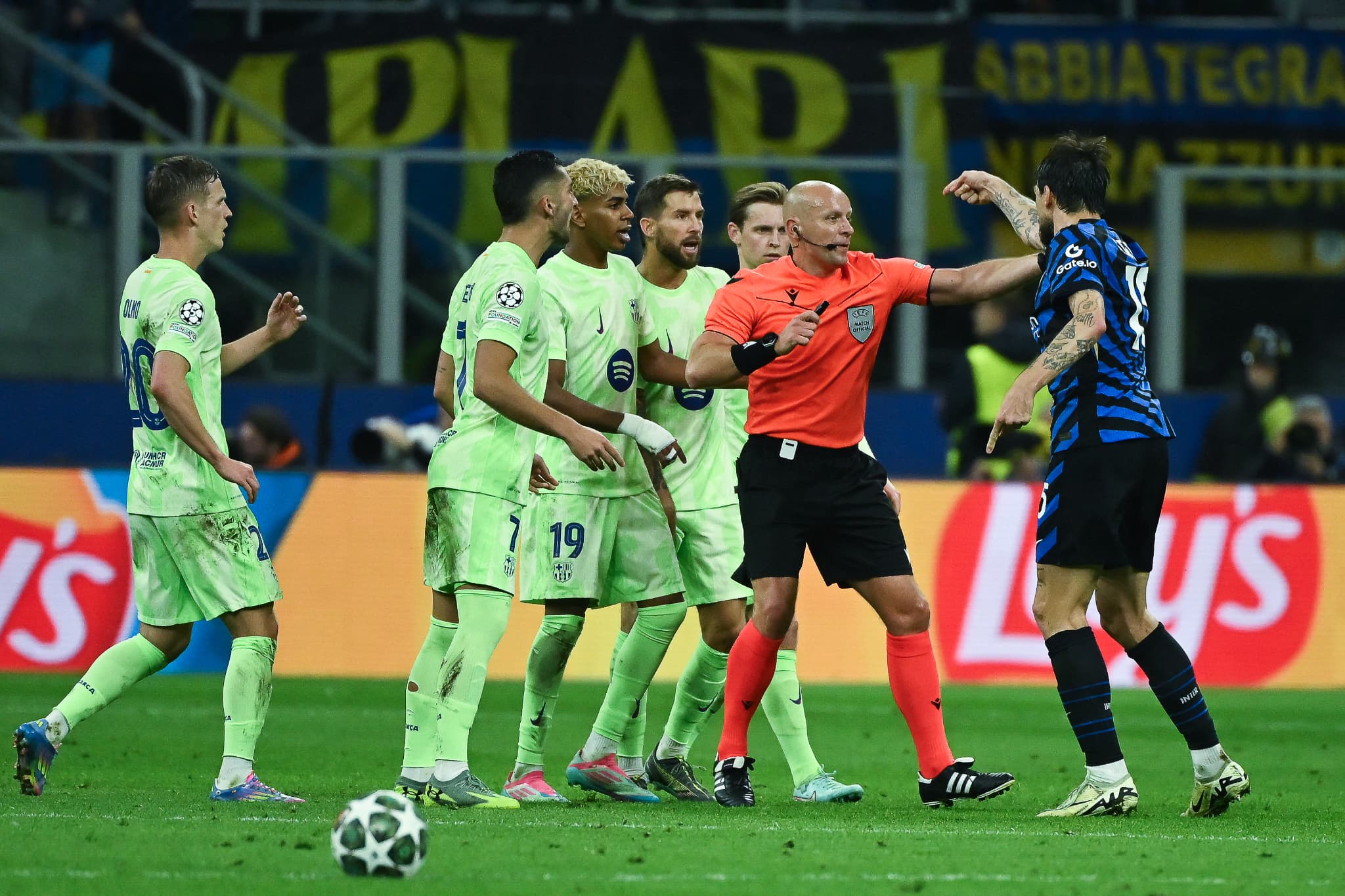 Inter Milan-Barça: "je ne l'ai pas visé", Inigo Martinez dément avoir ...