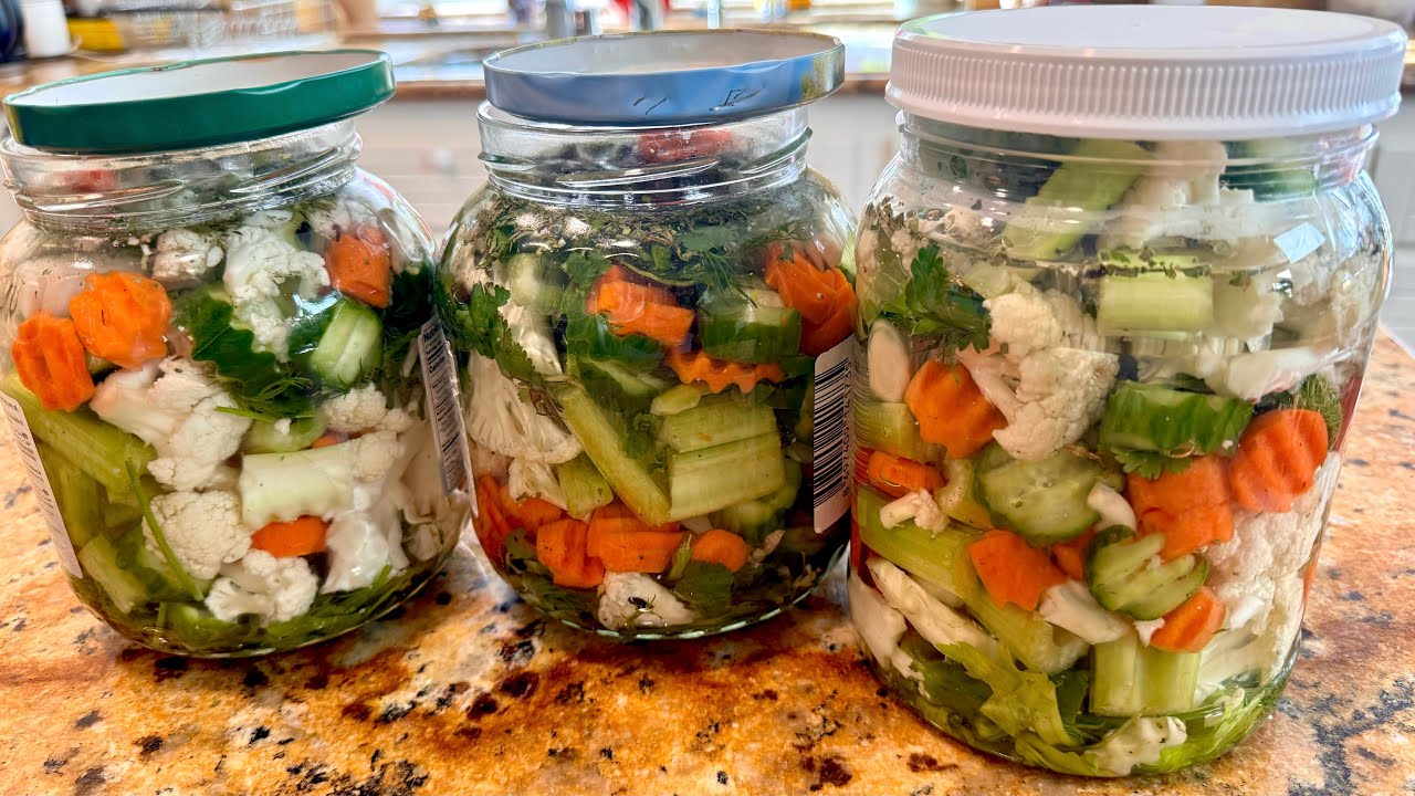 Persian Pickled Vegetables (Shoor)
