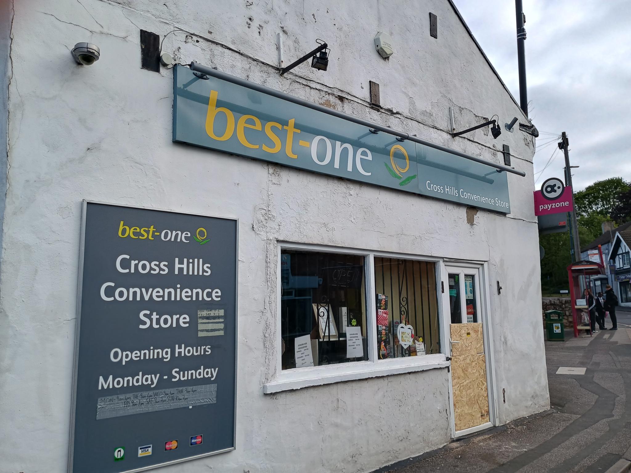 Best-One Kippax: 'Brazen' thieves make off with alcohol and cash after ...