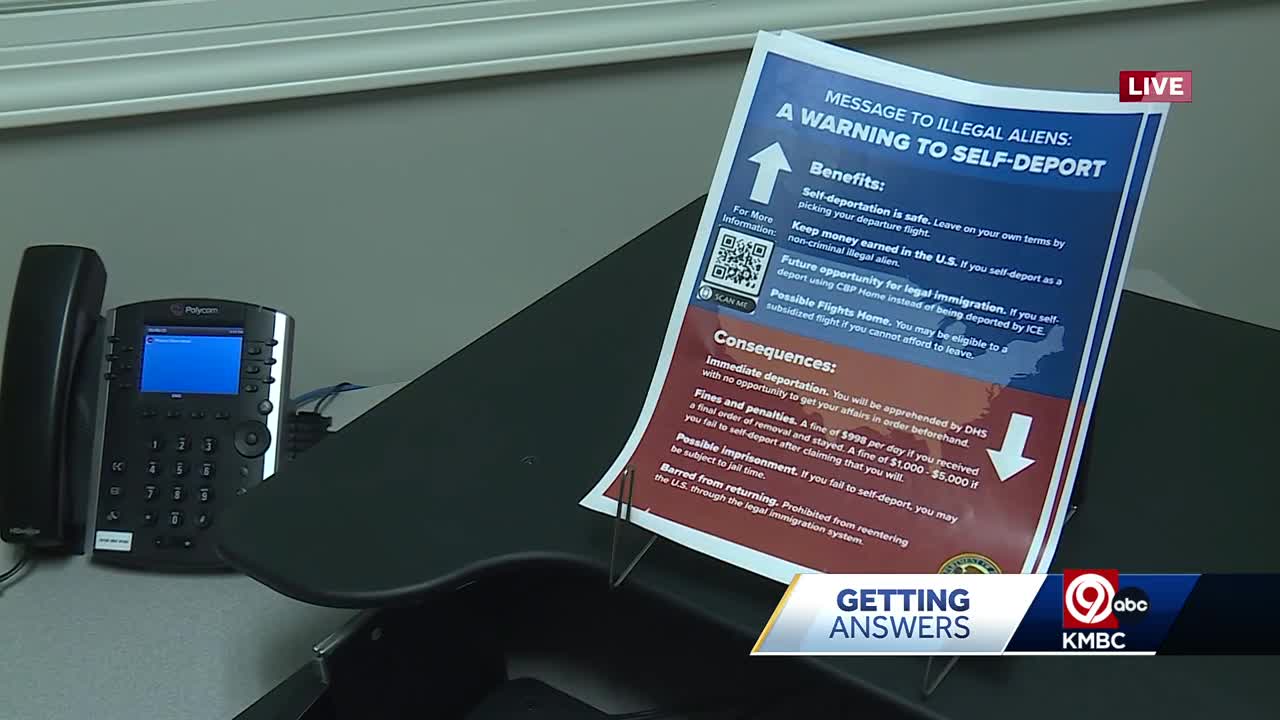 Flyers at Kansas City immigration courts urge self-deportation, spark ...