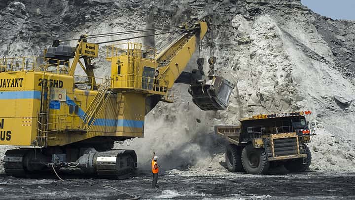 Coal India Sets Supply Target Of 900 MT For FY26; Plans Rs 16,000 Crore ...