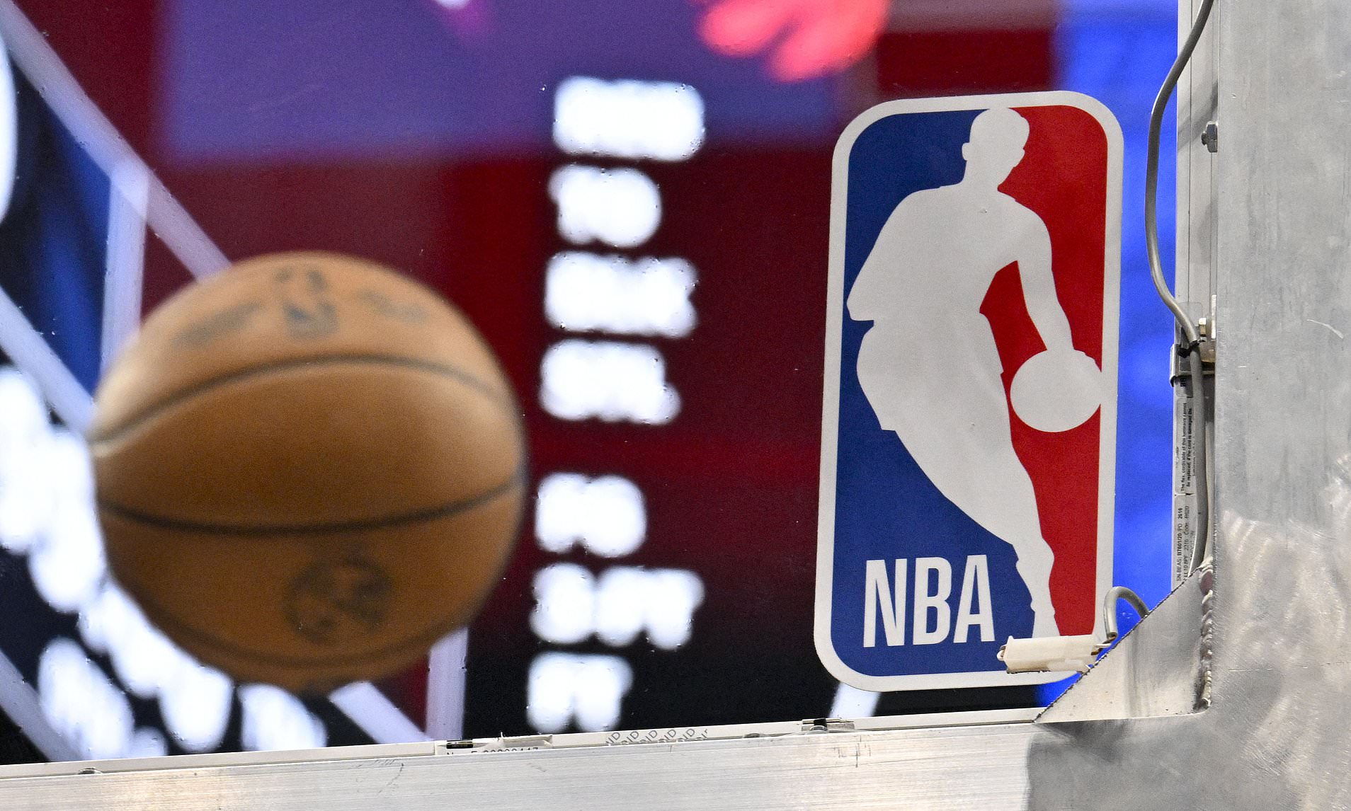 Steph Curry forced out of Golden State Warriors playoff game with ...