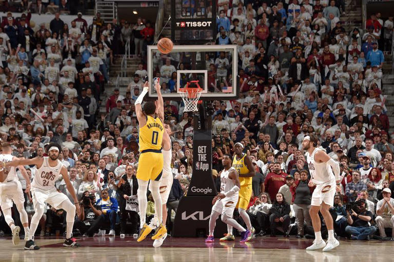 Caitlin Clark's reaction sums up Tyrese Haliburton's game-winner vs Cavs