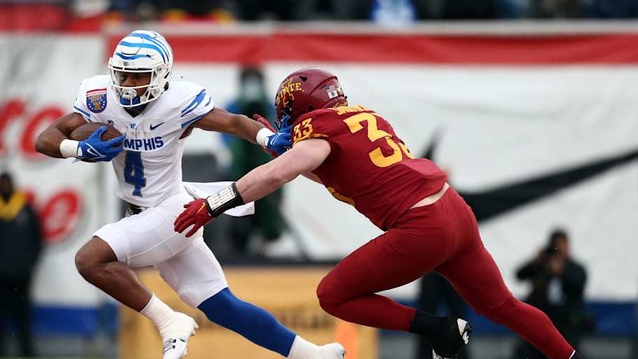 Former Iowa State Linebacker Transfers to Northwestern Wildcats