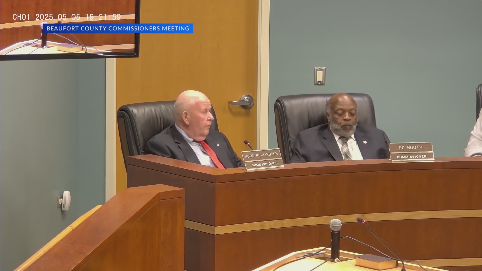 Beaufort County Commissioners weigh the costs of Closing SW Snowden