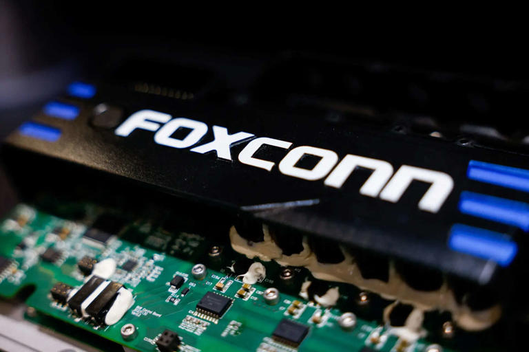Foxconn signs EV pact with Japan's Mitsubishi Motors