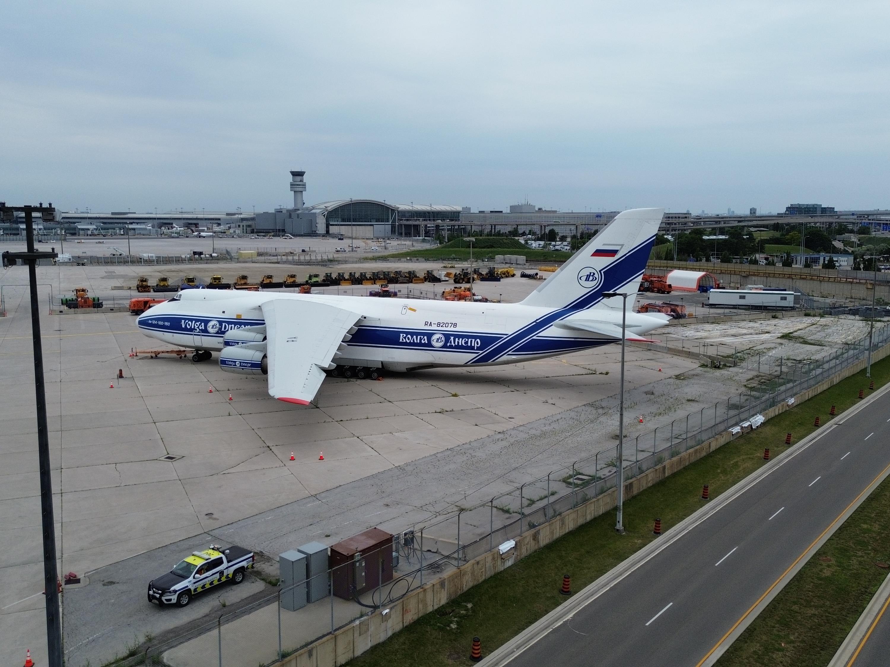 Ottawa prend des mesures pour confisquer un avion russe à l’aéroport de ...