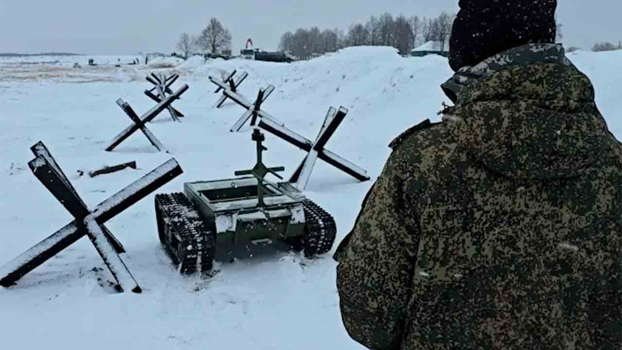 Vídeo: Rússia recebe novo lote de drones terrestres “Depesha” para ...
