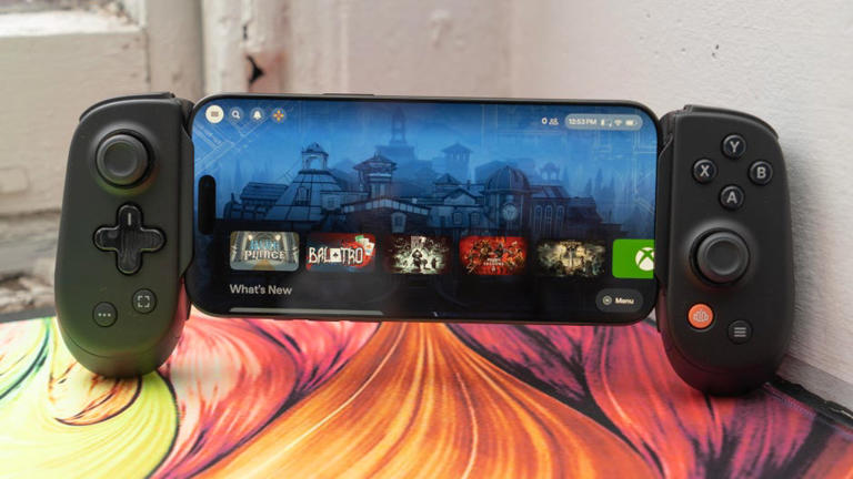 Backbone Pro Review: A Smart Mobile Game Controller That'll Cost You