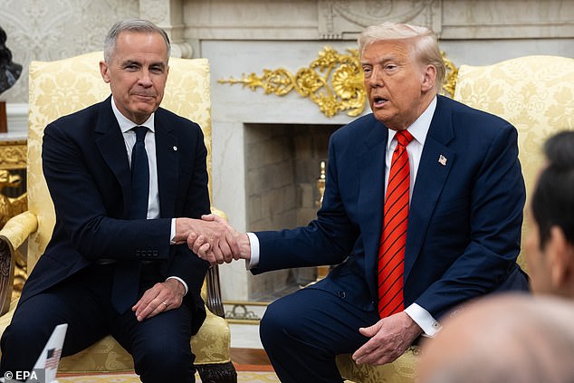 Trump dominated 'nervous' Carney with 'knee pat', says body language expert