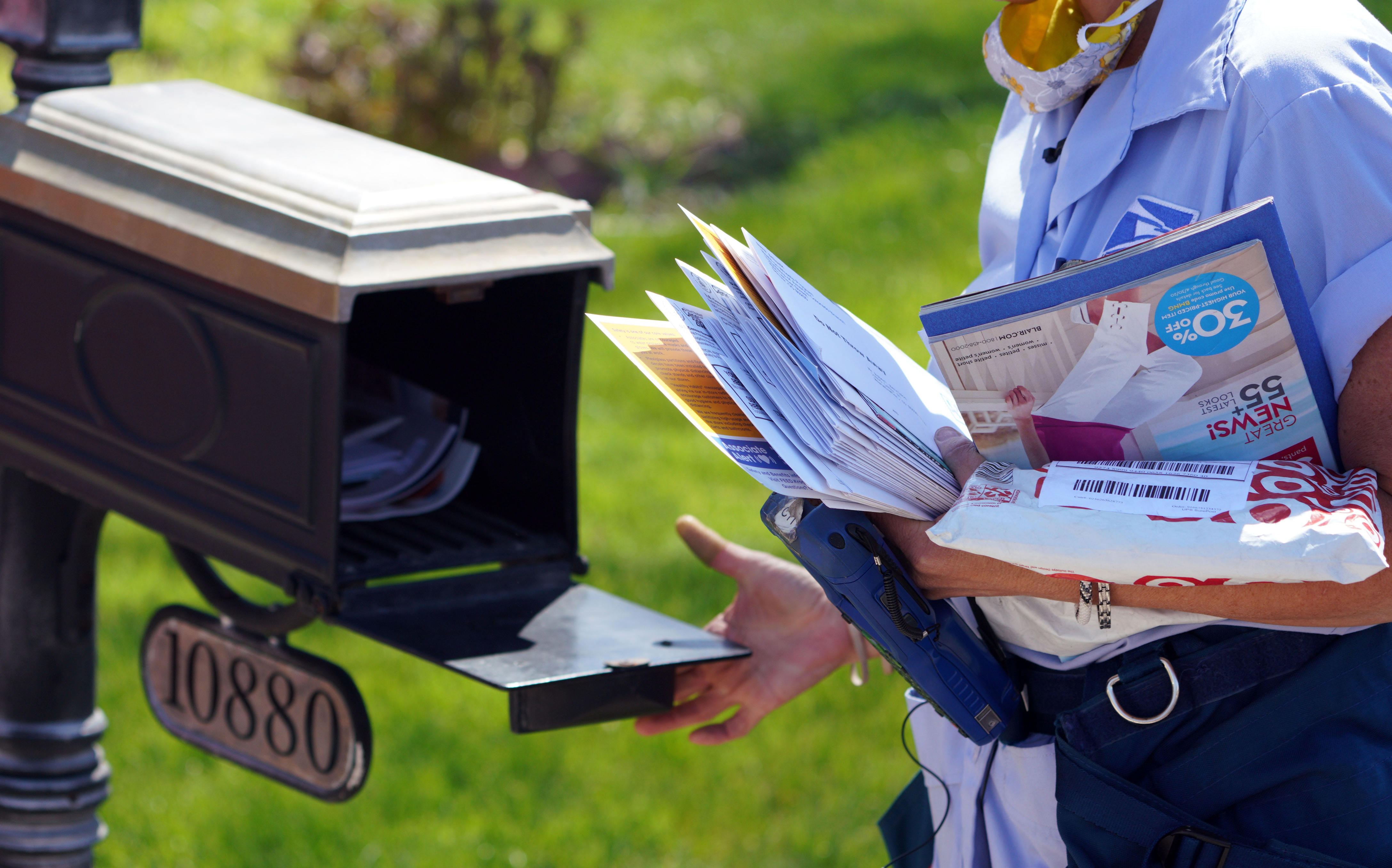 Is the government shutting down? Is USPS impacted? Mail? Will post ...