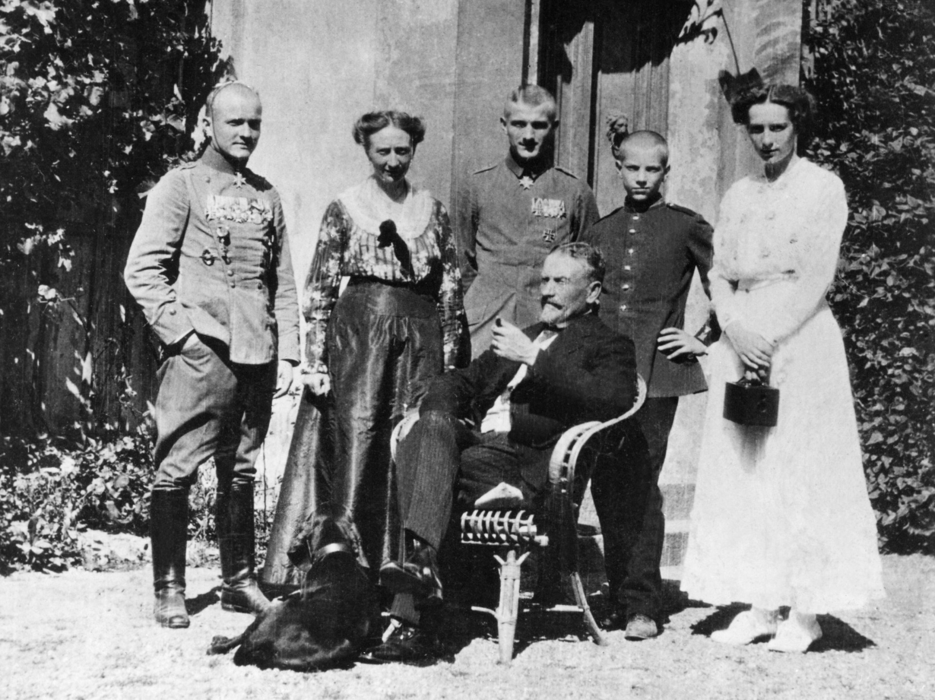 Who shot down the legendary flying ace Red Baron?