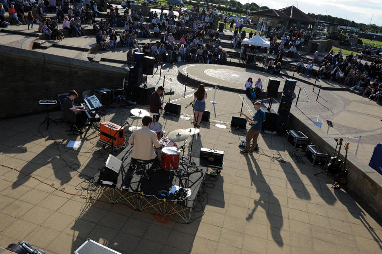 Seaside market to kick off afternoon of weekend coastline activities