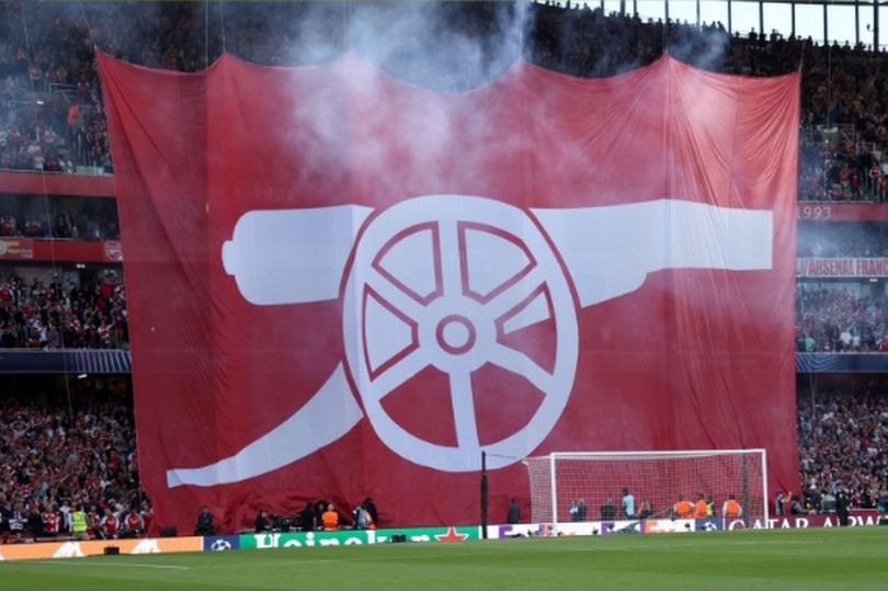PSG taunt Arsenal over tifo embarrassment as 'masterpiece' claim spices ...