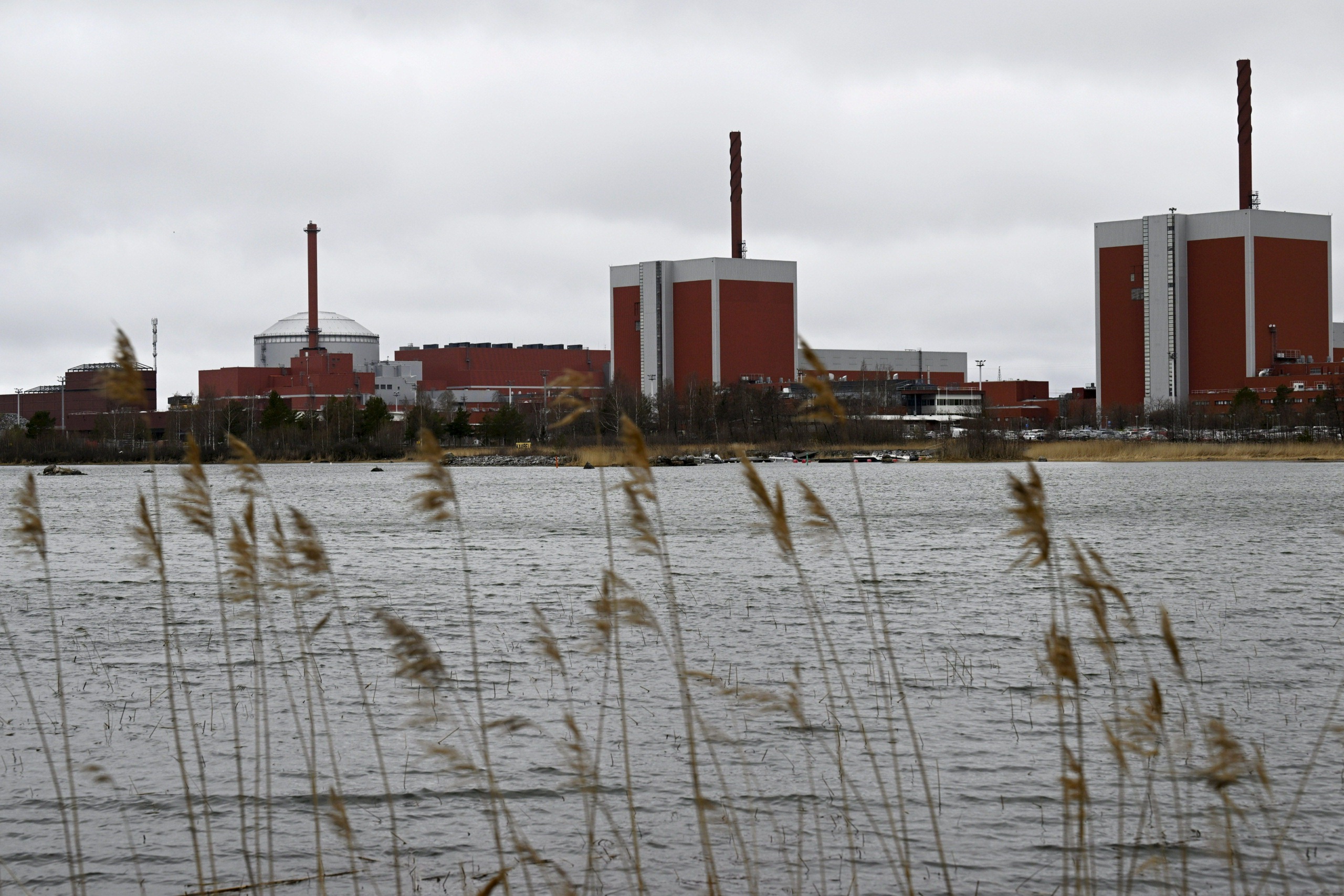 Olkiluoto 1 tuottaa jälleen sähköä