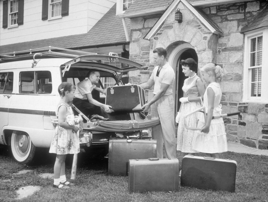 10 Photos of What the Middle-Class American Dream Used to Look Like