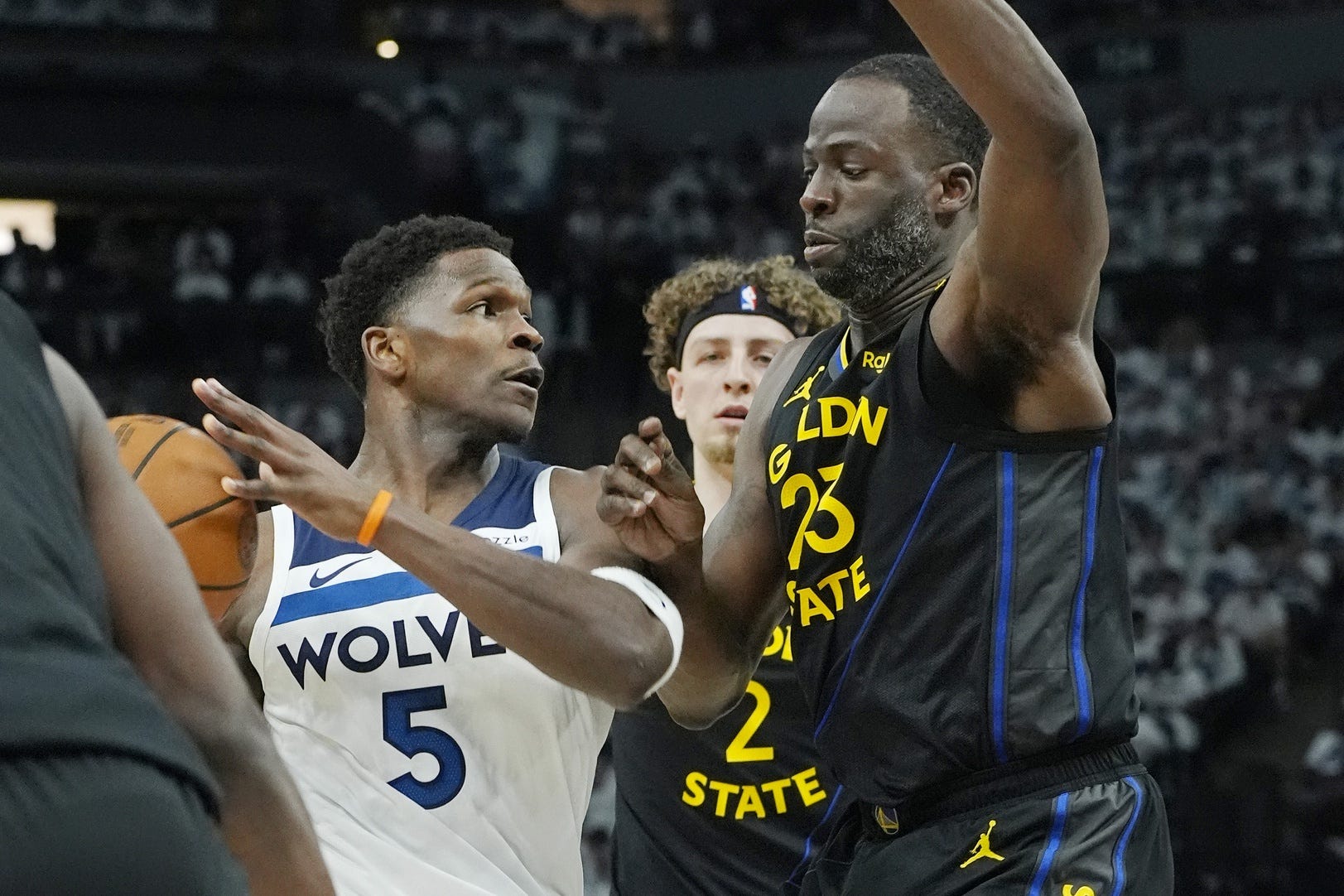Ice-cold Wolves lose 99-88 to Warriors despite Curry's departure with ...