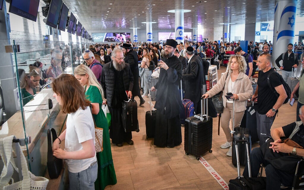 Airlines further extend pauses on Israel flights, in sign they may stay ...