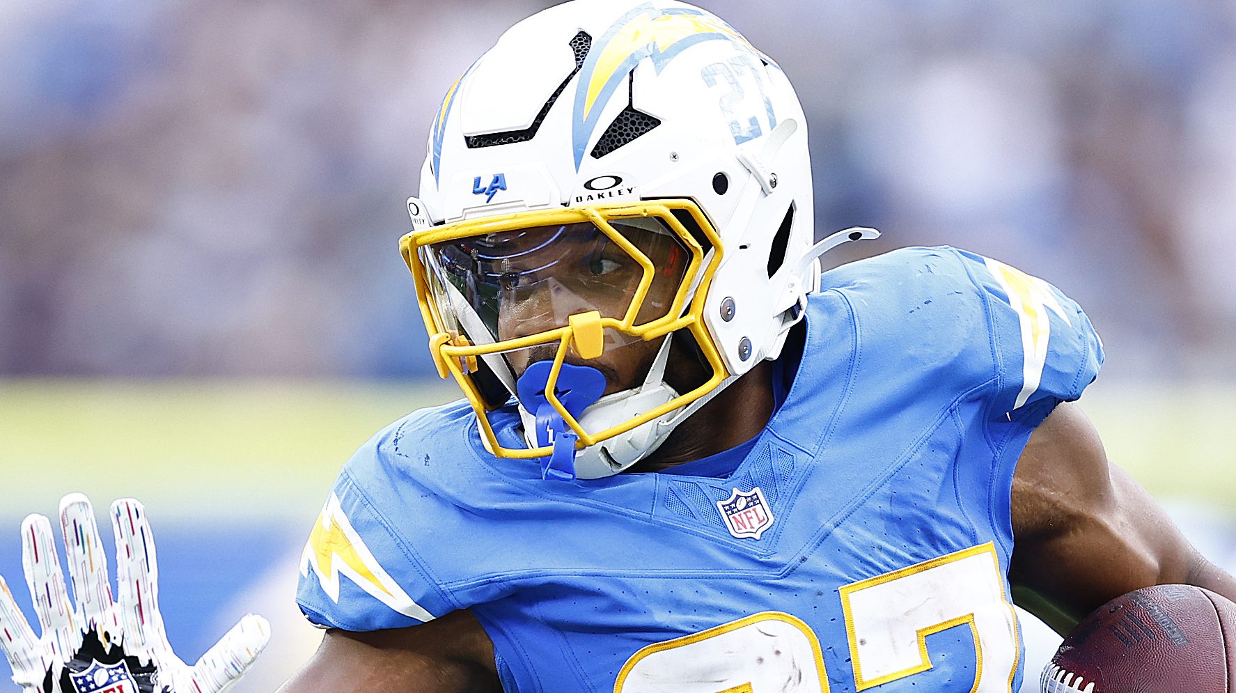 Bears Linked to 2,200-Yard Veteran RB to Pair With D’Andre Swift