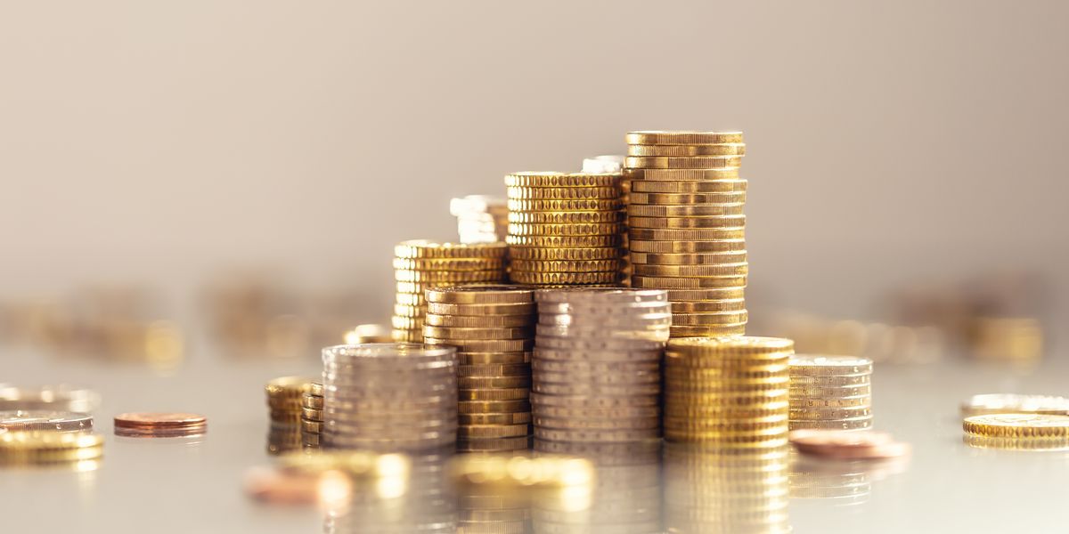 Two Hikers Picked Up an Aluminum Can—and Found a Secret Stash of 600 ...