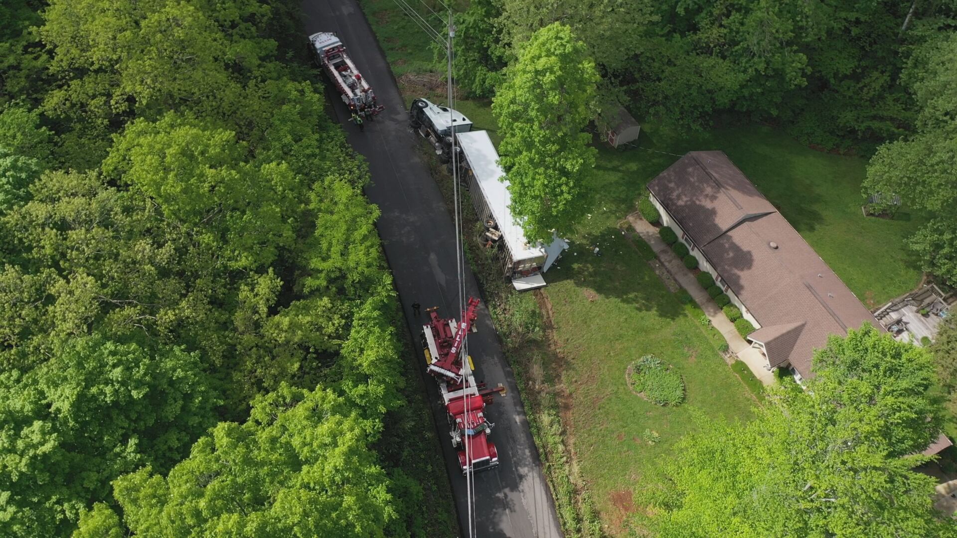 Semi-truck overturns in Bullitt County neighborhood