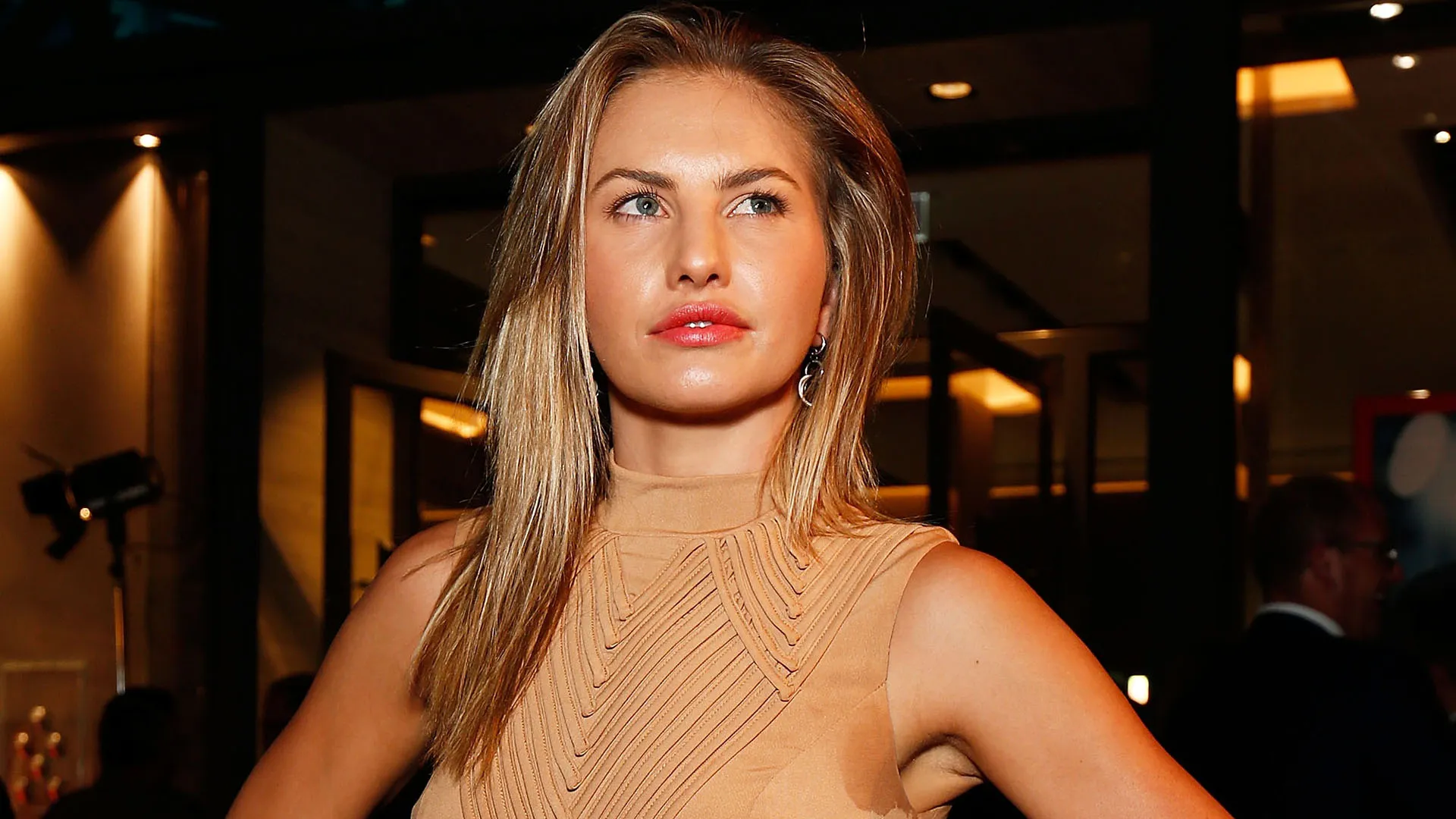 Die schönsten Fotos der unbezähmbaren Lauryn Eagle: Model, Boxerin und Rennfahrerin