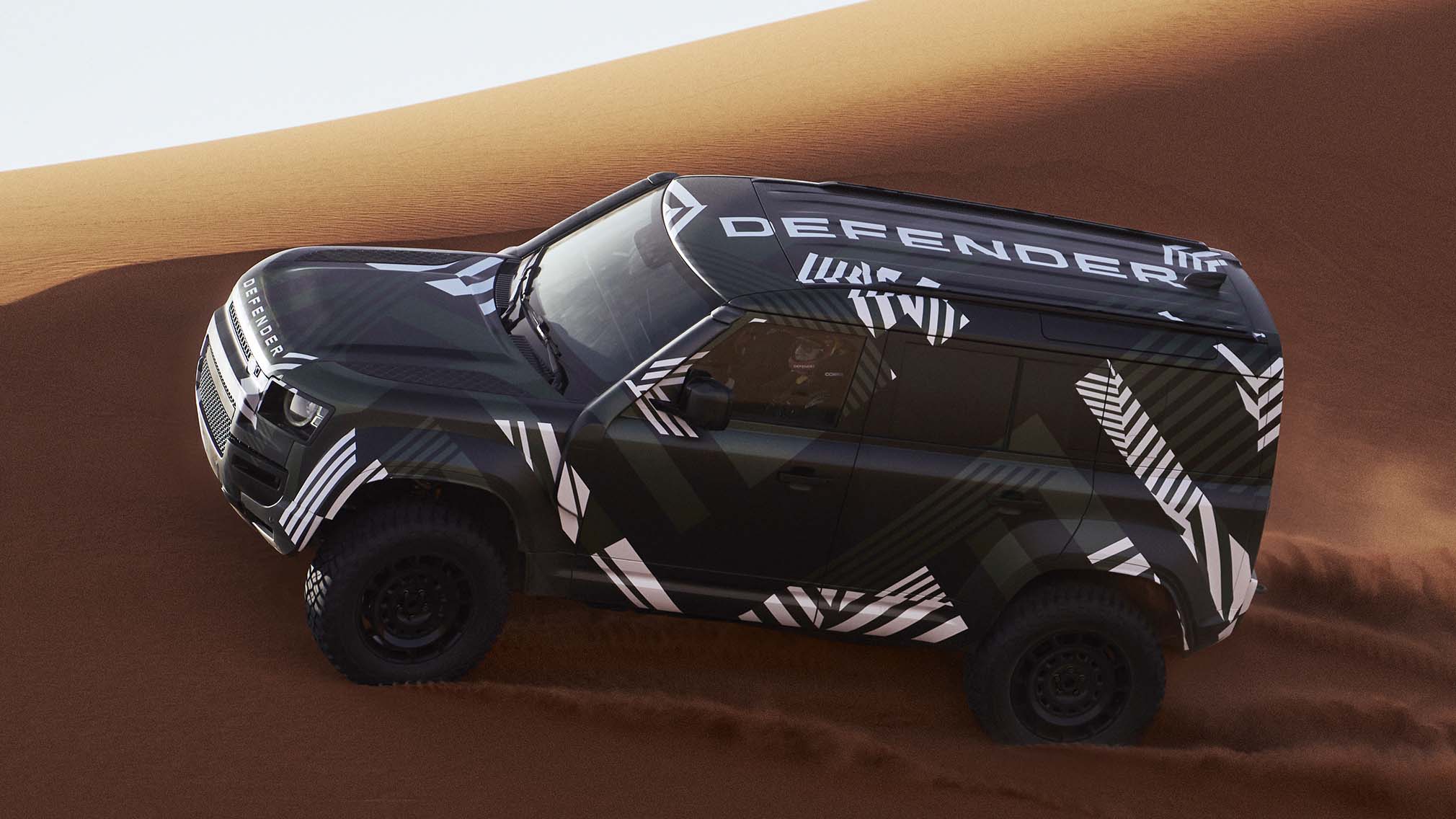 Here’s your first look at the V8 Defender Octa that’ll take on the Dakar