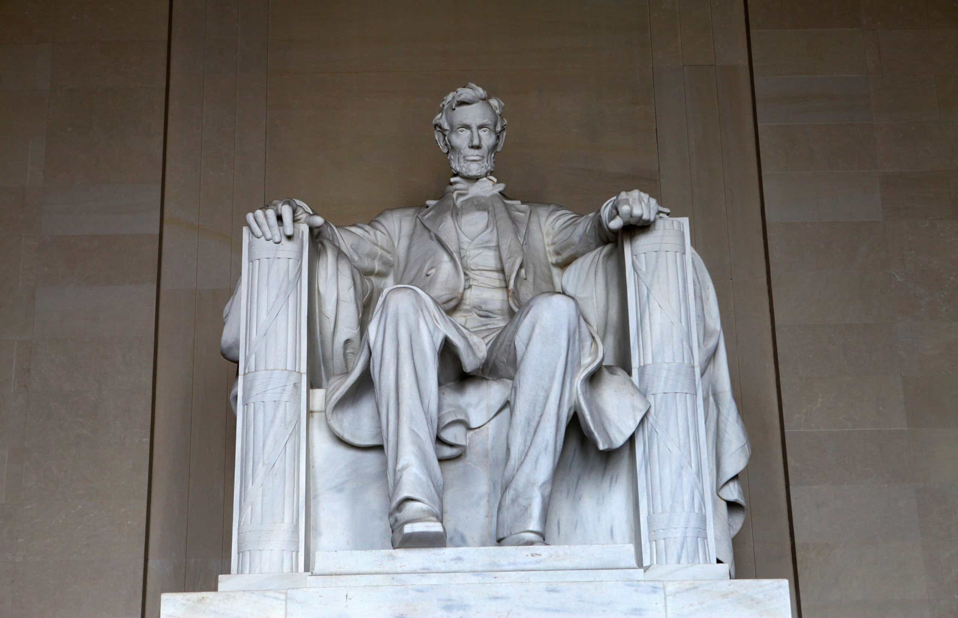 Secret messages hidden in famous statues