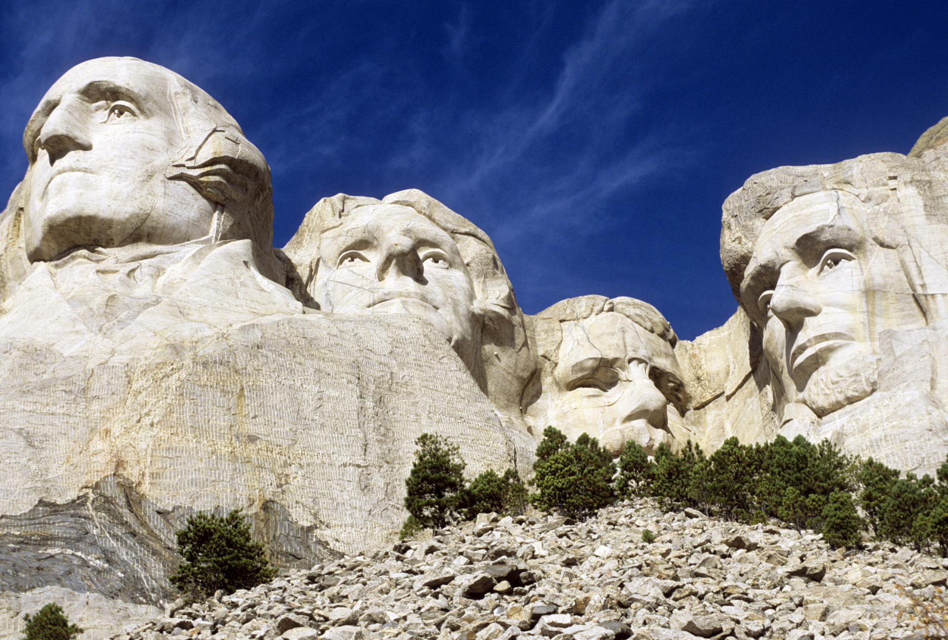 Secret messages hidden in famous statues