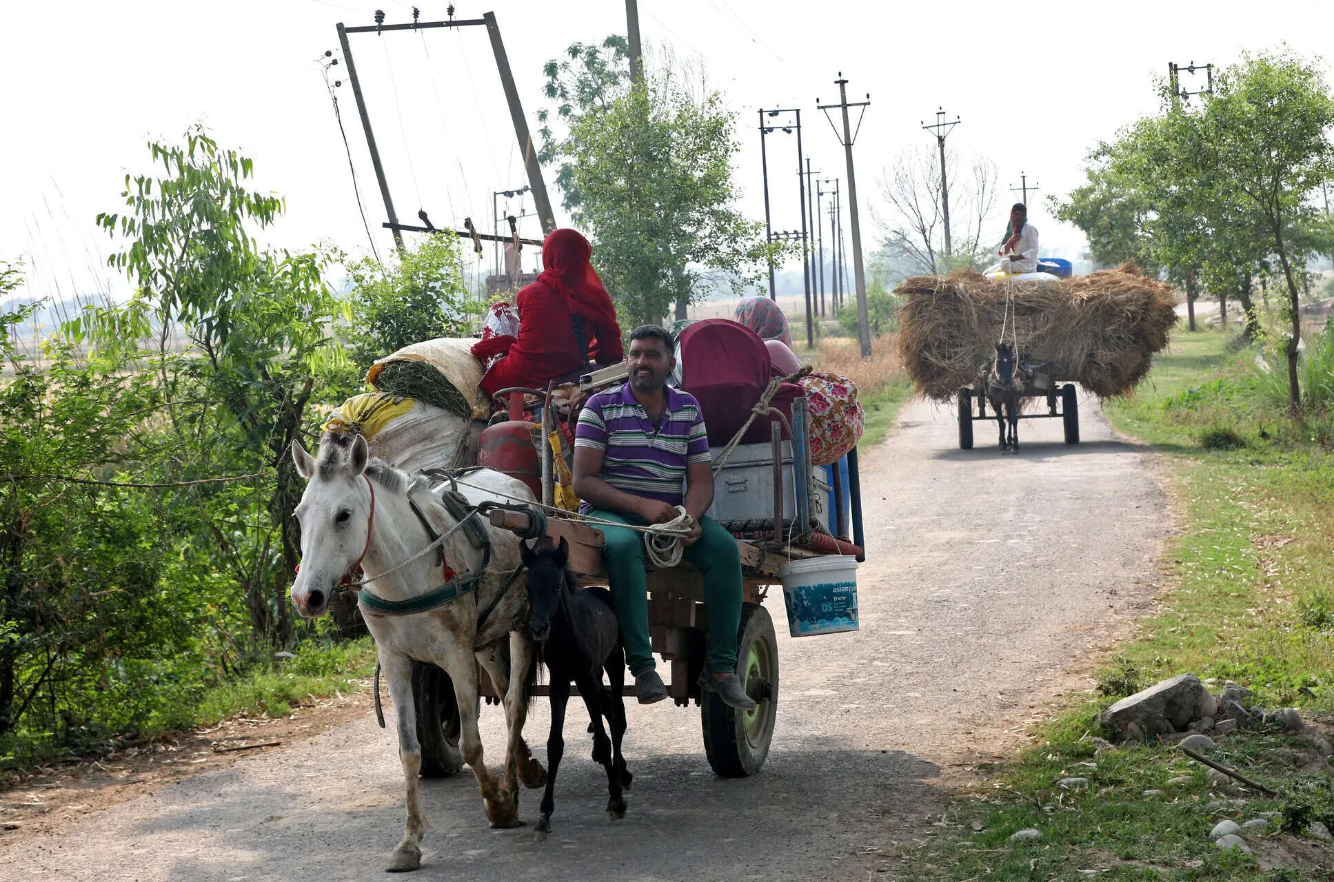 People in some border villages in Punjab start moving to safer areas ...