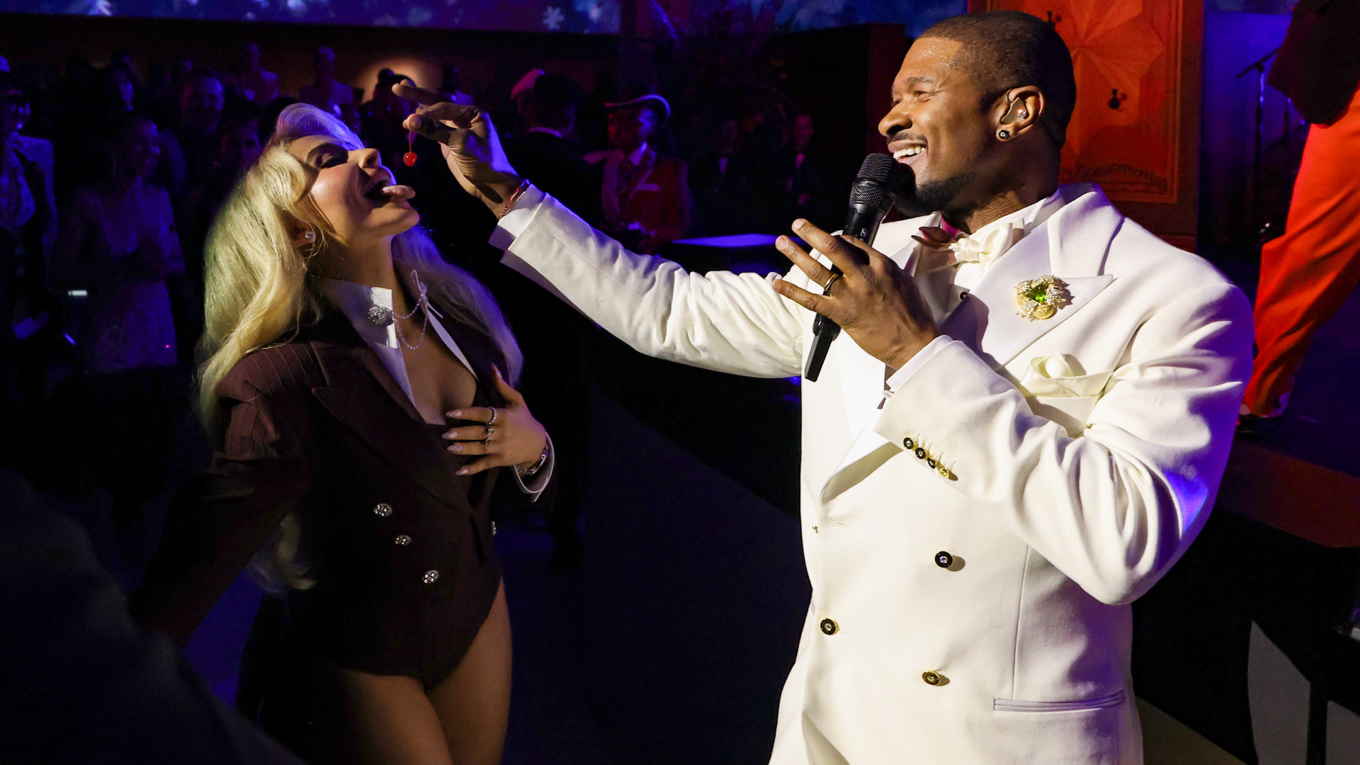 Sabrina Carpenter Reveals Dad's Hilarious Reaction to Her Being Fed ...