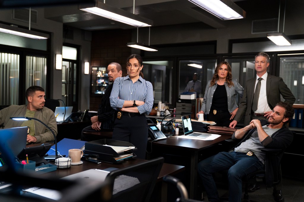 ‘Law & Order: SVU’ has huge cast shakeup as 2 actors abruptly exit