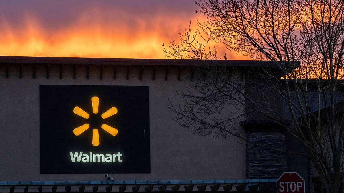 Walmart is selling 'warm' waterproof snow boots for only $20 in the ...