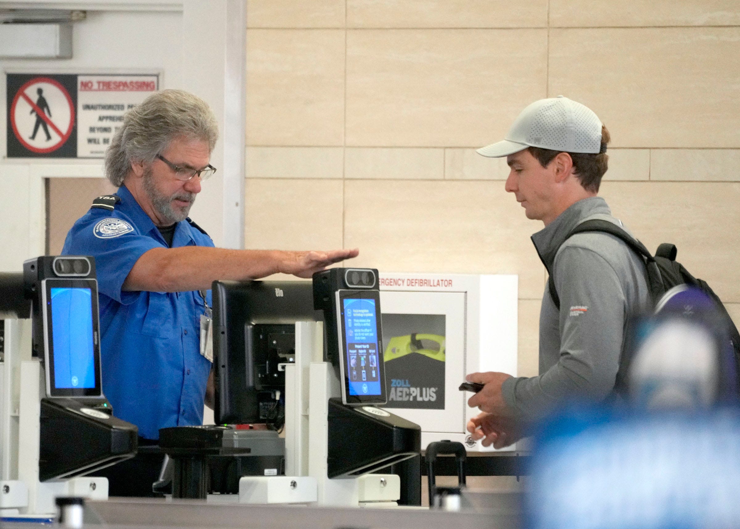 Why experts say you need to opt out of TSA facial scanning screenings ...